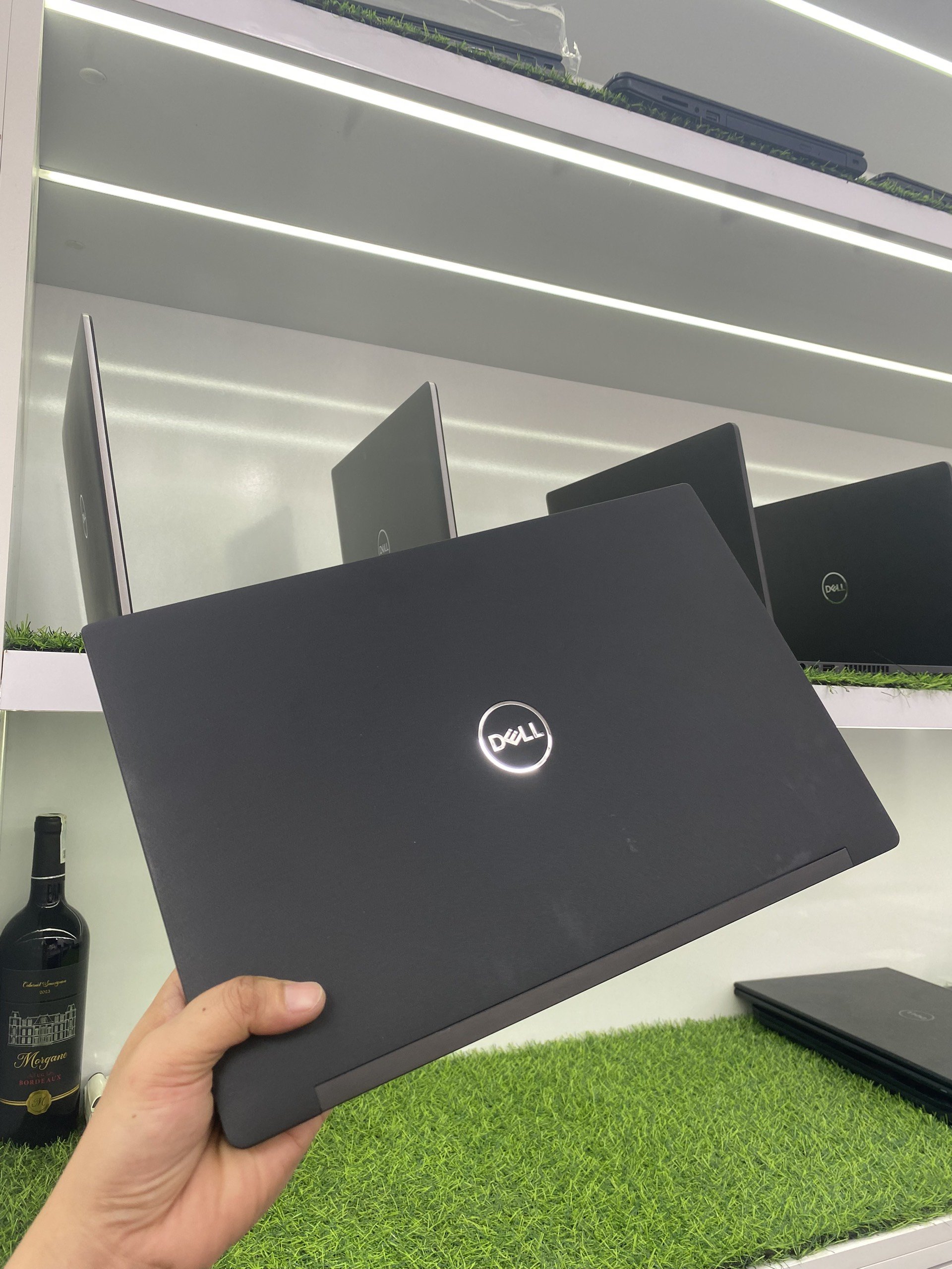 Dell Latitude 7400 ( I7 8665U / Ram 16 / SSD 256 / MX620 / Màn 14 inch ...